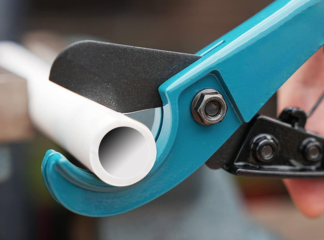 7 Best Ways to Cut PVC Pipe: Effort, Cleanliness & Cost – FORMUFIT